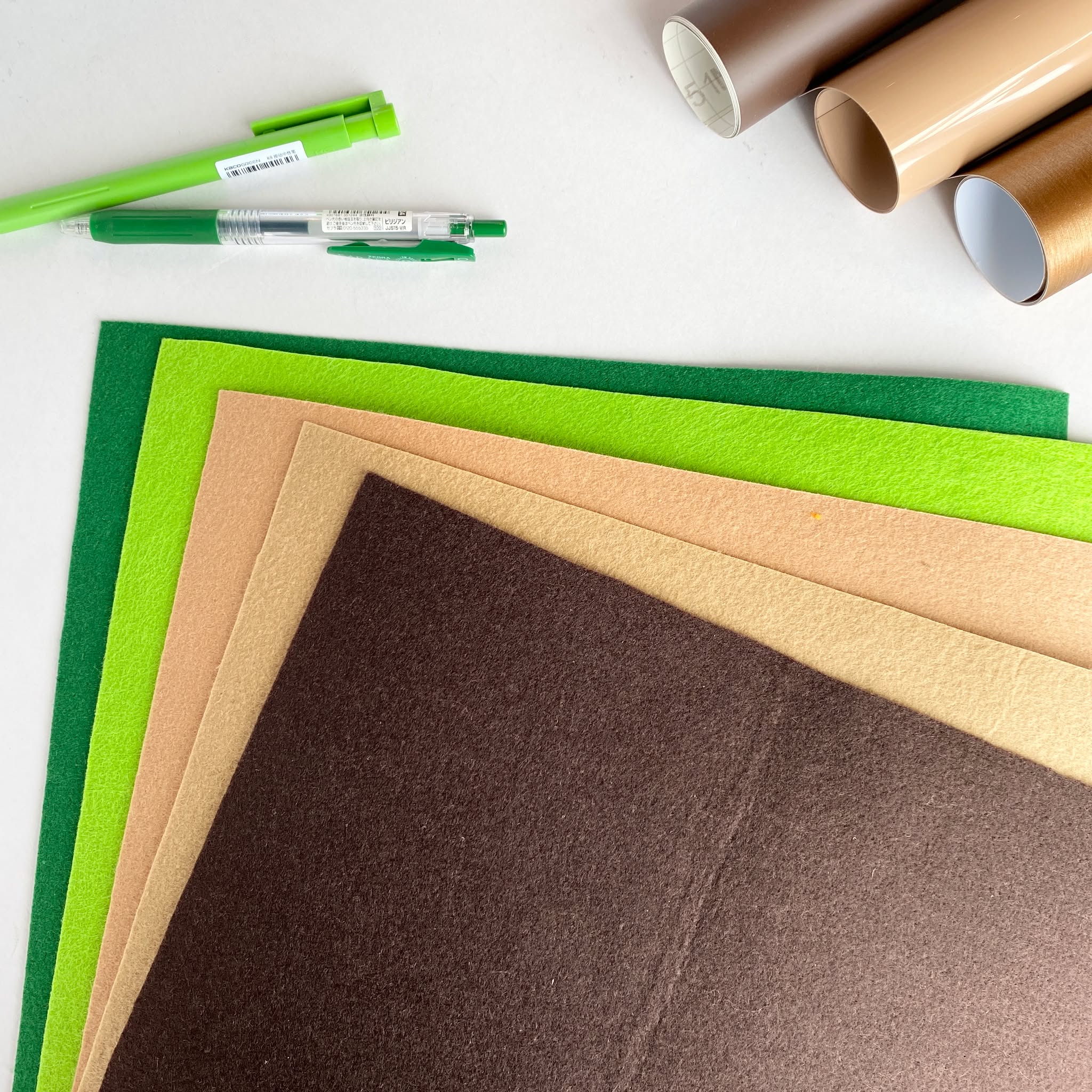 Nonwoven Stiff Felt Fabric 12"x12" Bundle of 5PCS – The Happy Station